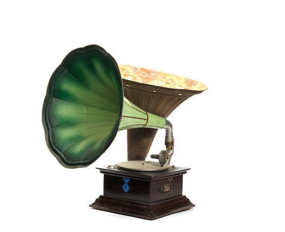Bonhams : A Perophone horn gramophone, circa 1914 and later,
