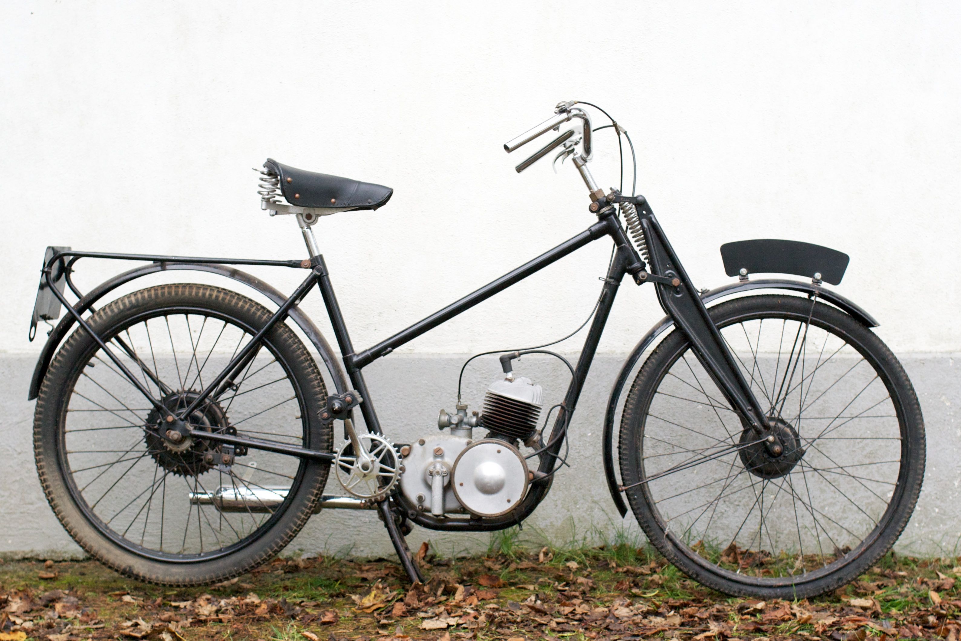 Bonhams Cars : c.1950 New Hudson 98cc Autocycle Project Frame no. to be ...