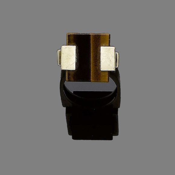 Bonhams : A tiger's-eye dress ring
