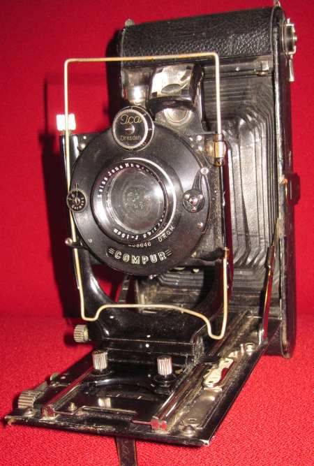 Bonhams : A large format ICA camera with Carl Zeiss lense