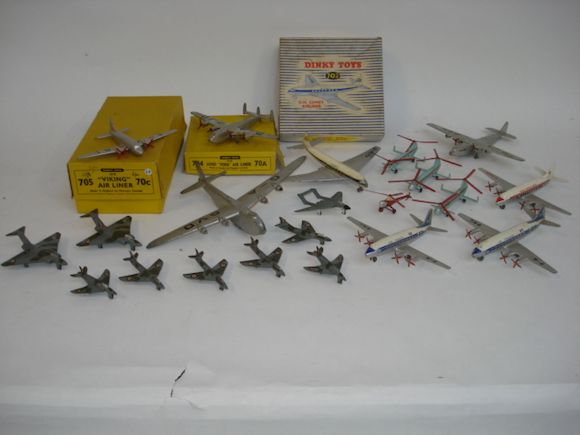 Bonhams : Dinky Aircraft lot