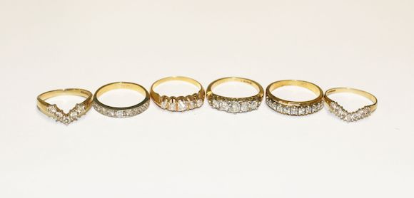 Bonhams : Six gem set rings,