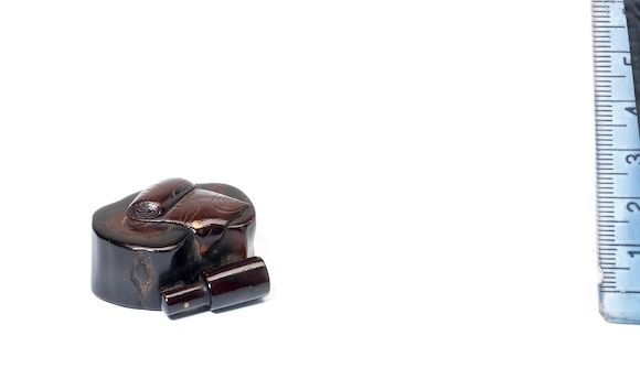 Bonhams : An umimatsu netsuke of a fulling block By Kusuko, 19th century