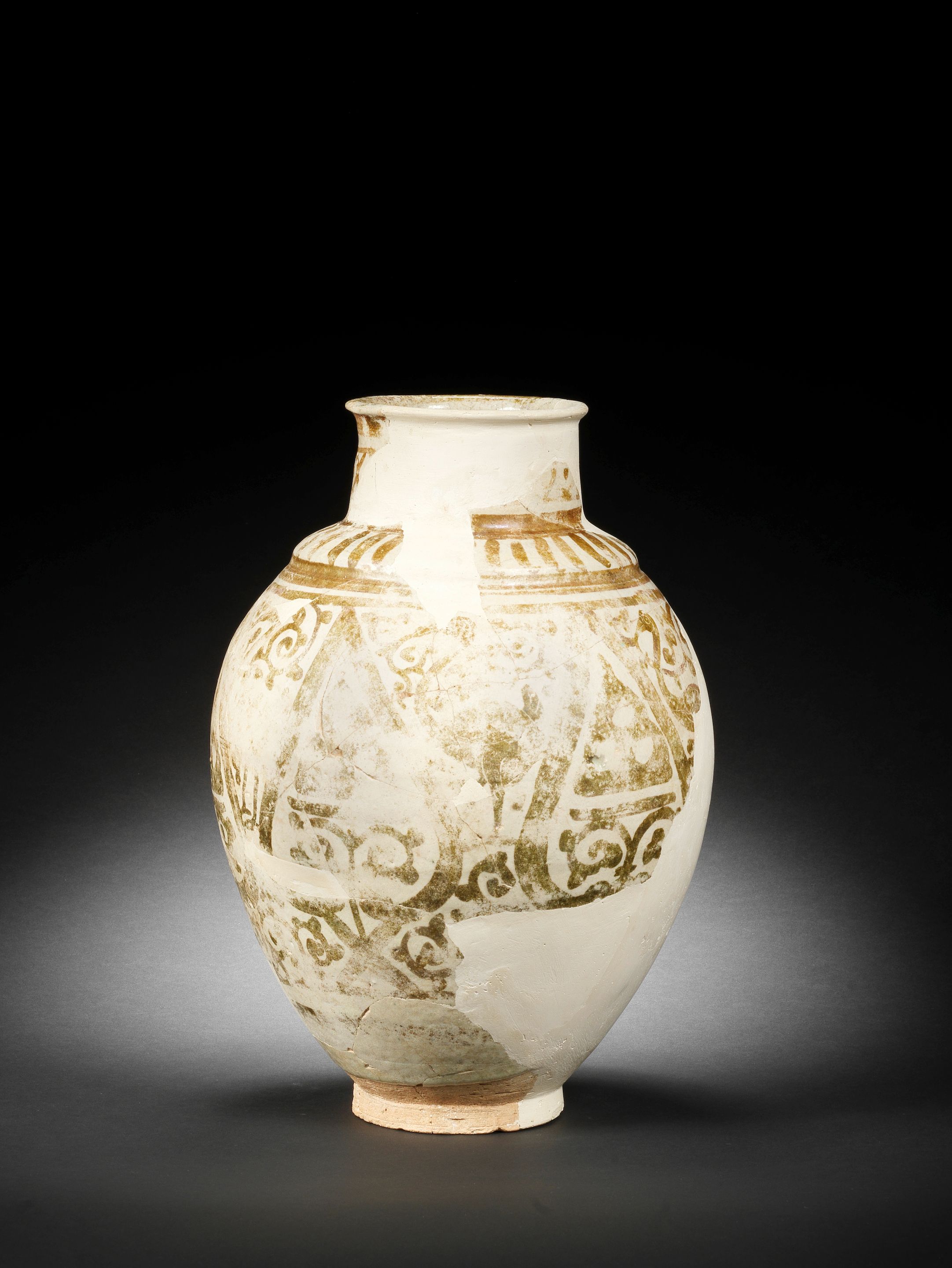 Bonhams : A fragmentary Fatimid lustre pottery Jar Egypt, 11th Century