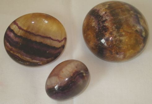 Bonhams : A polished Derbyshire Blue John shallow bowl, 7.5cm diameter ...