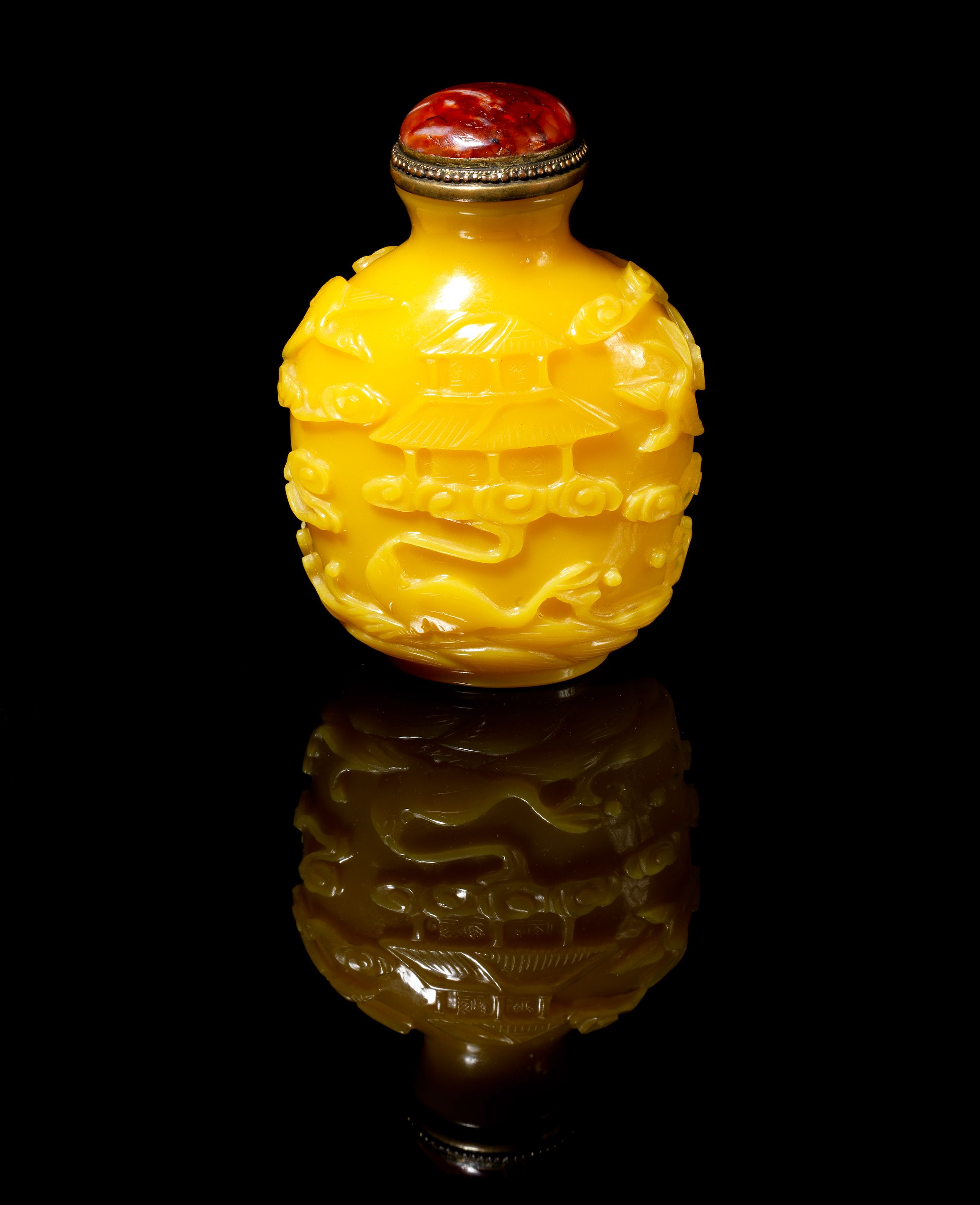 Bonhams : A yellow glass snuff bottle