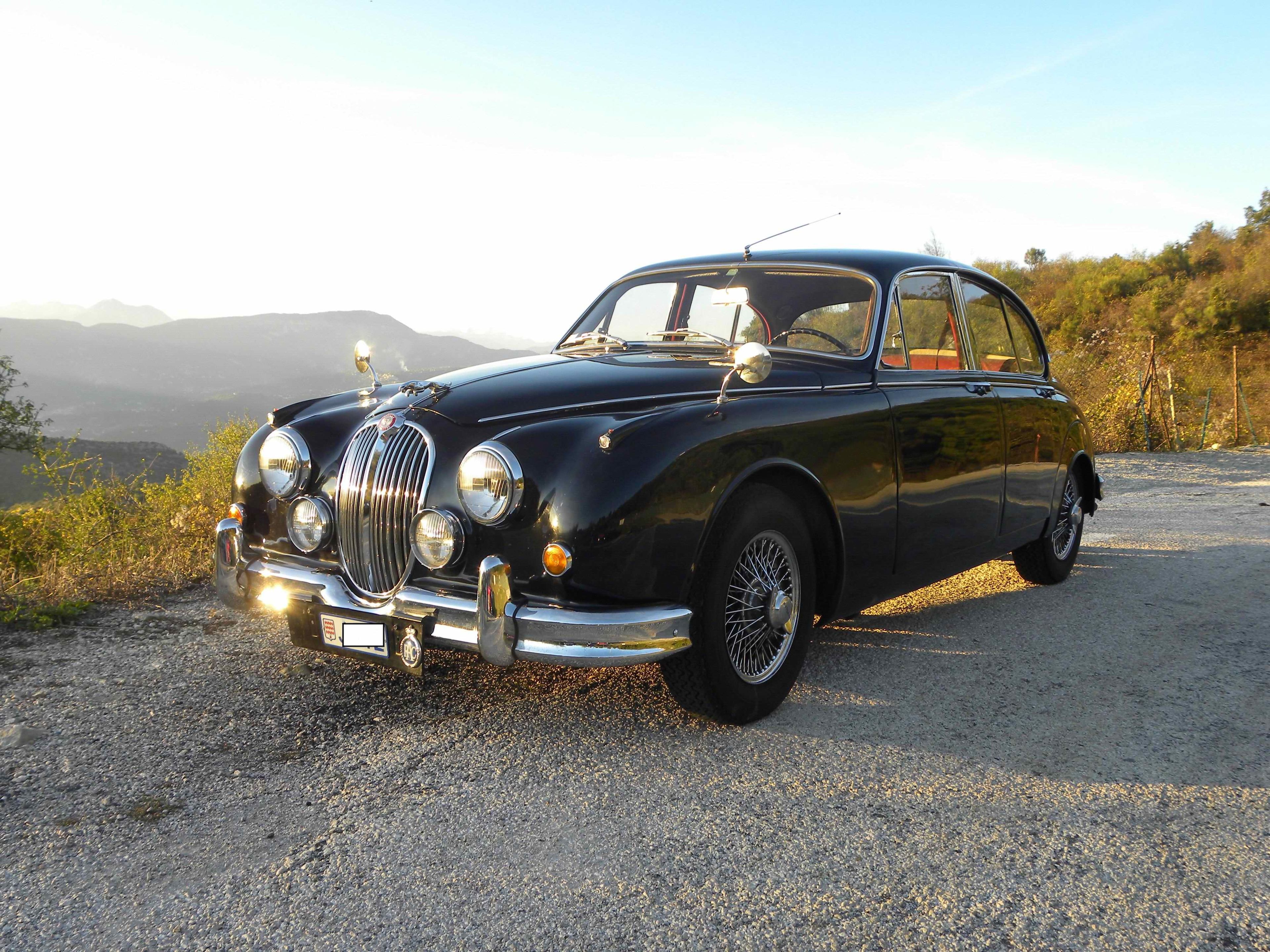 1960 Jaguar Mk2 3.8-Litre Saloon Chassis no. 202295DN Engine no. 7B 50374-8 - auctions & price ...