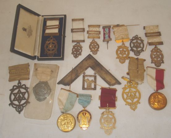 Bonhams : A collection of Masonic jewels, including a silver Past ...