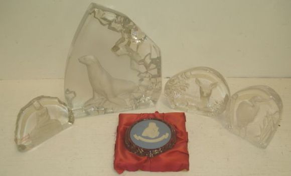 Bonhams : A Contemporary Goebel glass ornament depicting a sea lion ...