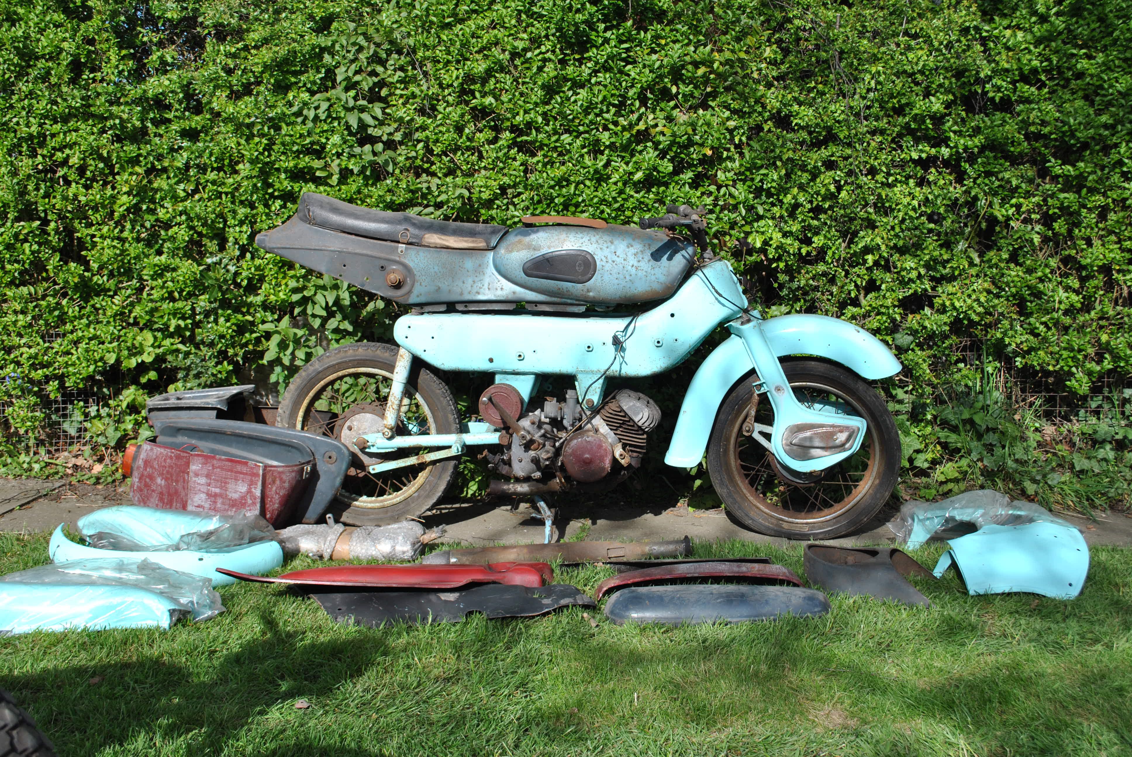 Bonhams Cars : c.1961 Ariel 247cc Leader project Frame no. to be ...