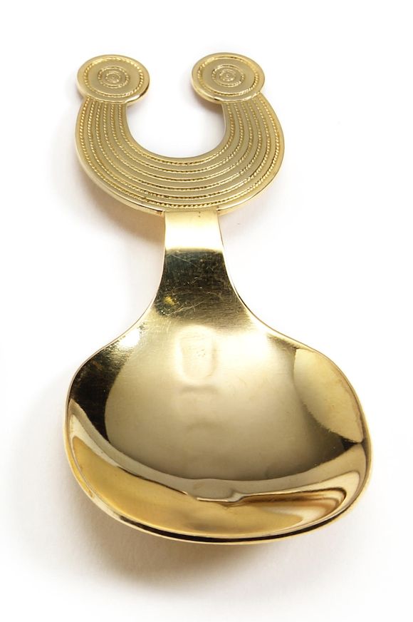 Bonhams : Of Irish E.E.C. entry interest; A 20ct gold caddy spoon by O ...