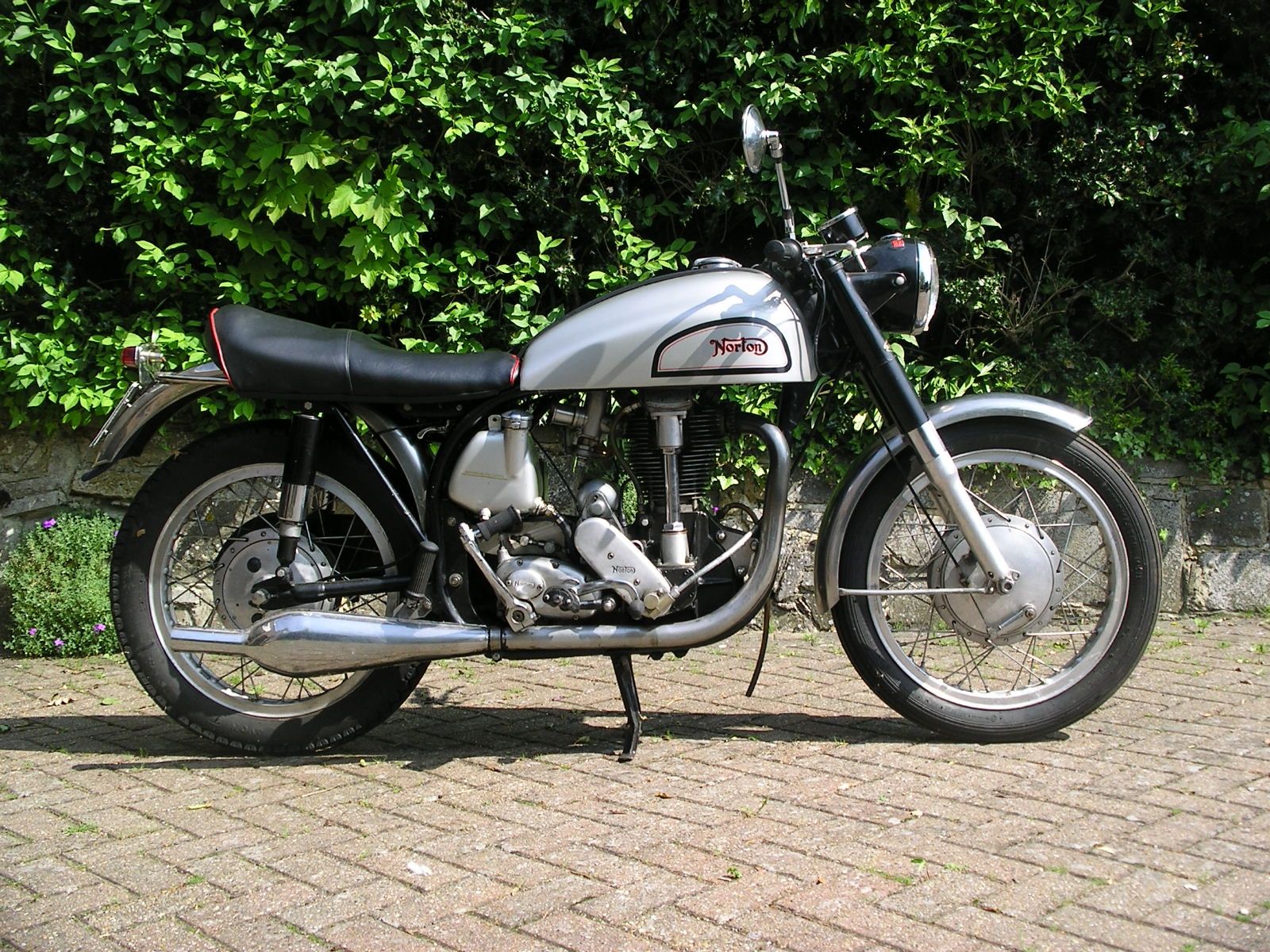 Bonhams Cars : 1956 Norton 490cc Model 30 International Frame no. L11 ...