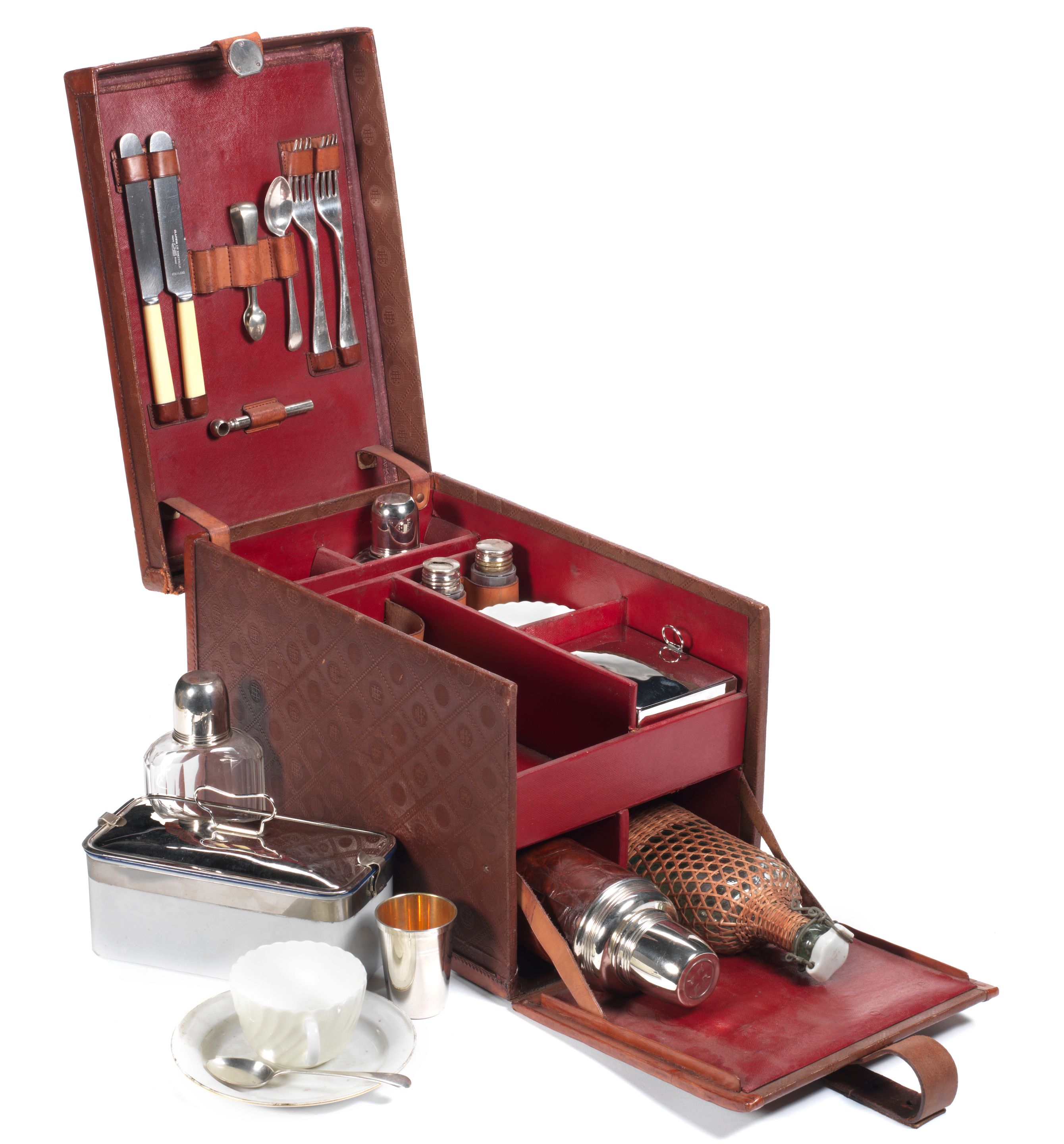 Bonhams Cars : A fine Veteran cased picnic set for two persons ...