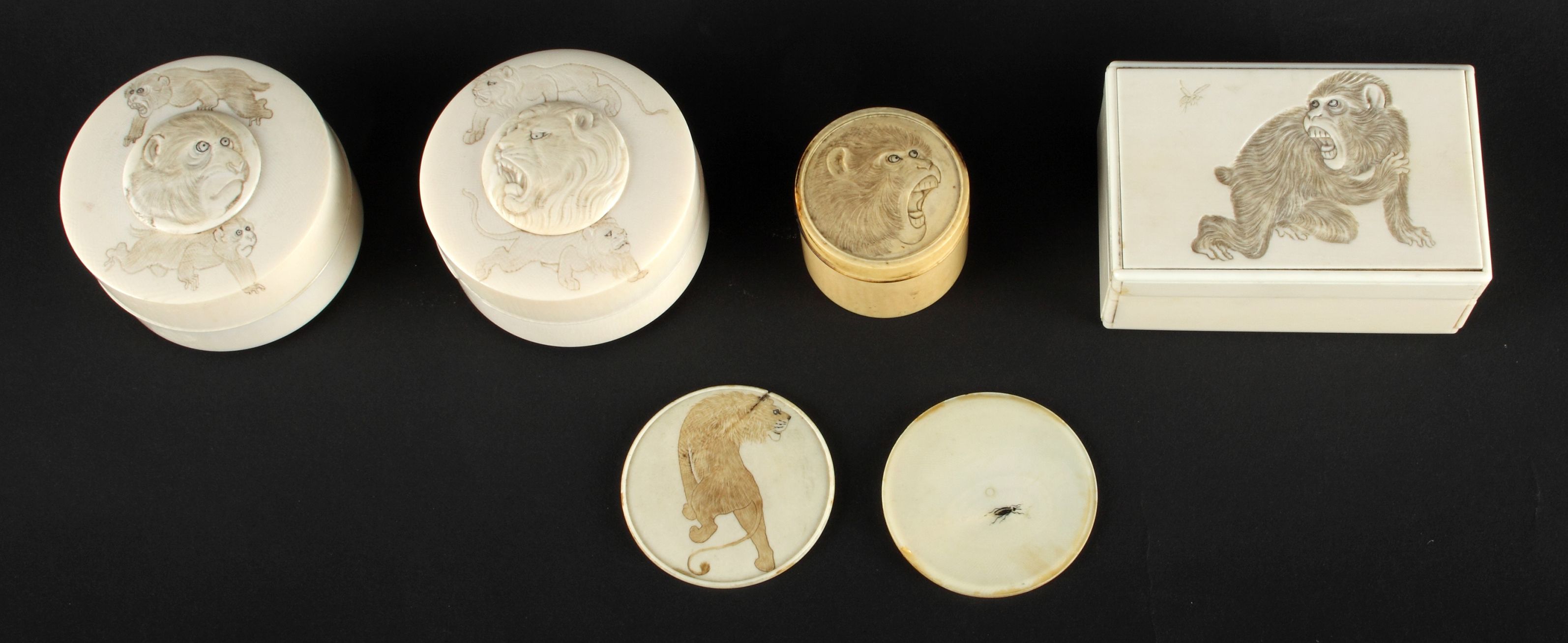Bonhams : A small group of Japanese ivory boxes