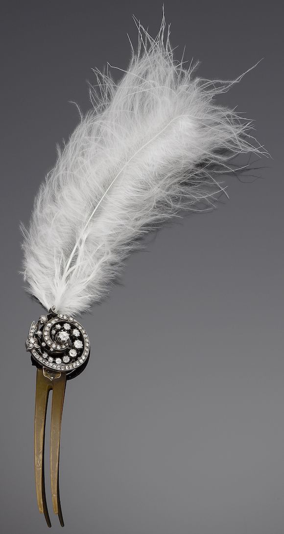 Bonhams : A diamond aigrette, circa 1890 (illustrated to the left)