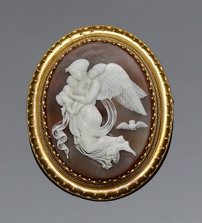 Bonhams : A Victorian oval shell cameo brooch