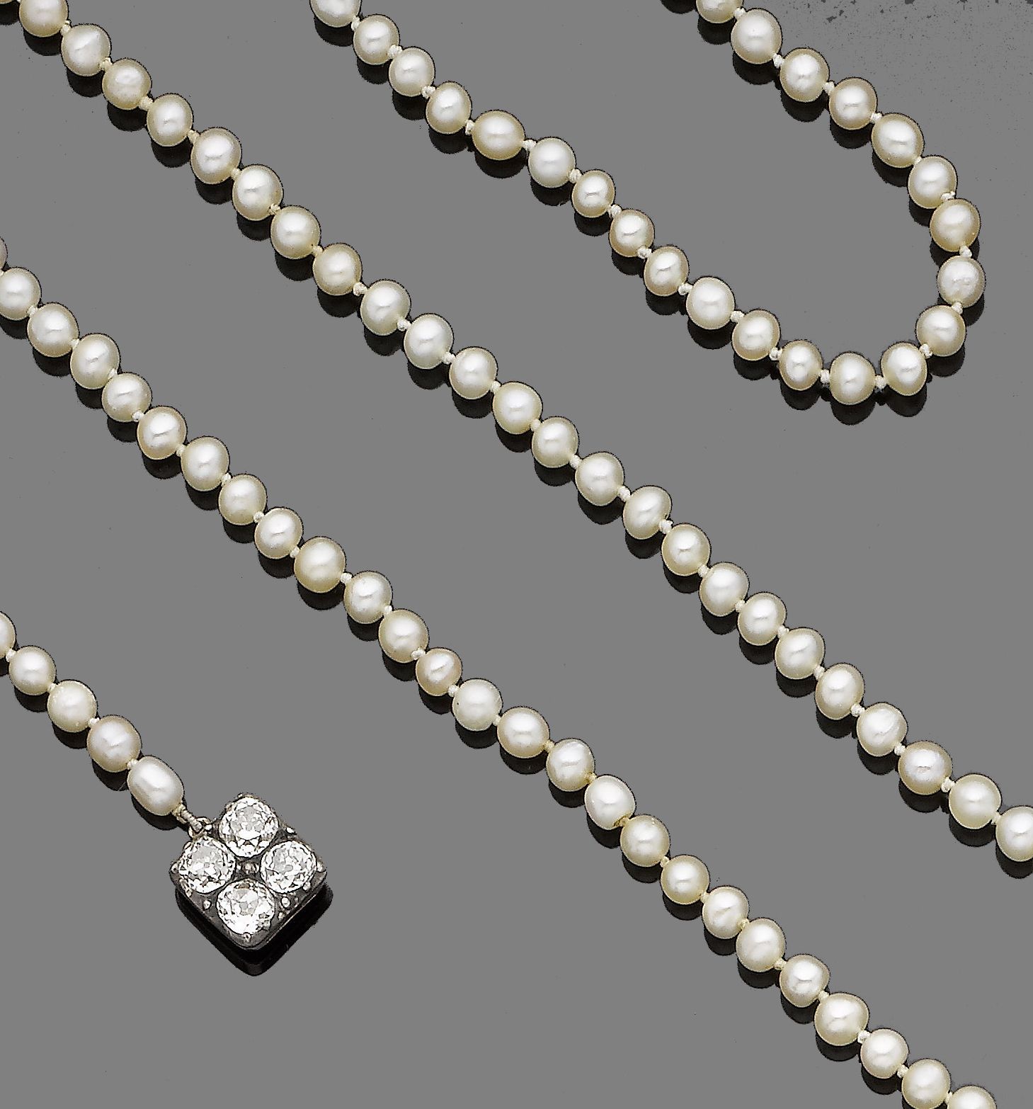 Bonhams : A single-strand natural pearl necklace