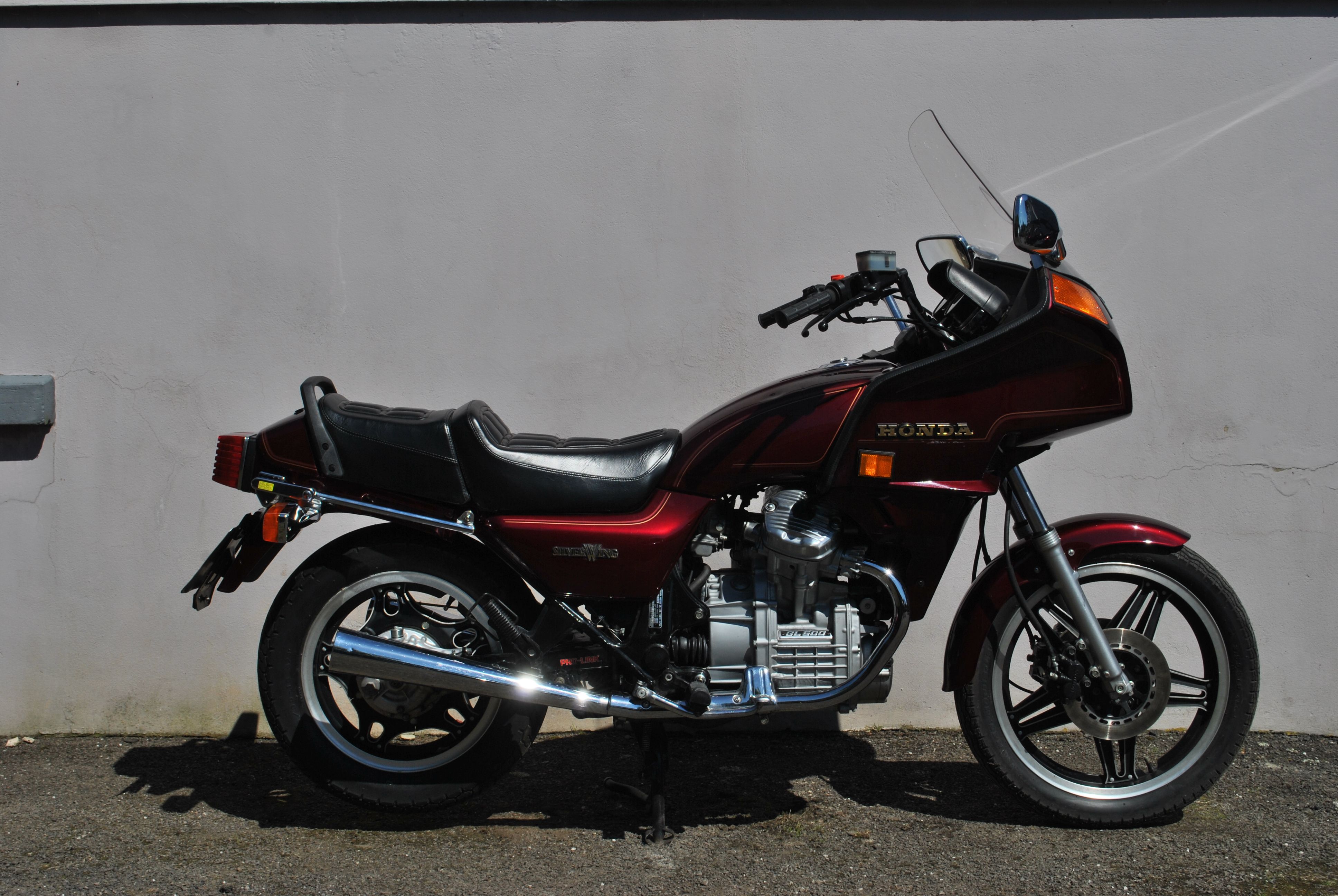 Bonhams Cars : 1982 Honda GL500 Silver Wing Frame no. 4000286 Engine no ...