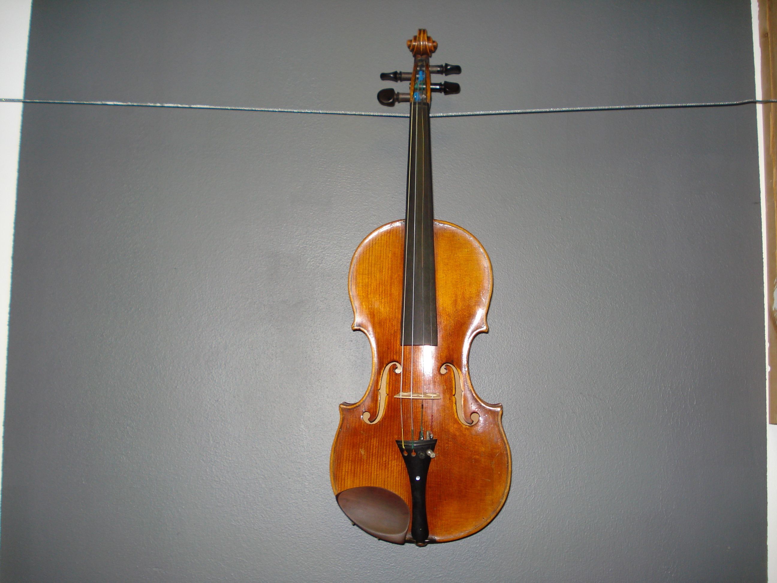 Bonhams : A Saxon Violin circa 1850 (2)