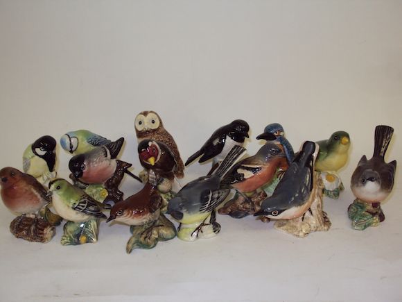 Bonhams : A collection of fifteen small Beswick birds