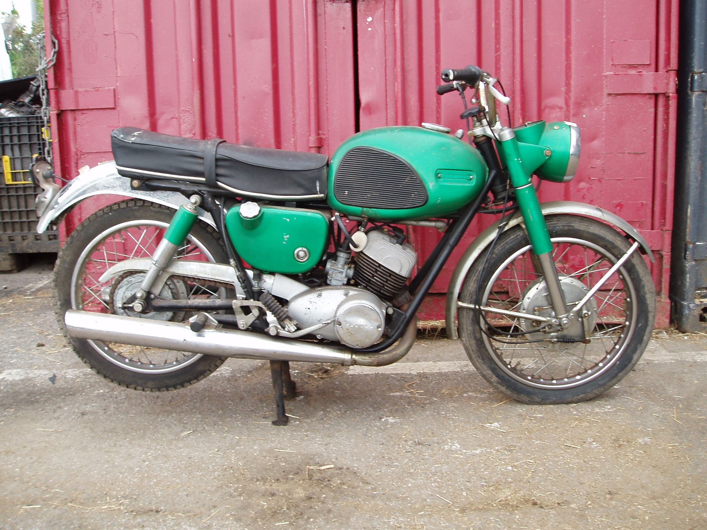 Bonhams Cars : c.1966 Yamaha 246cc YDS3 Frame no. Y23-13233 Engine no. D9-13233