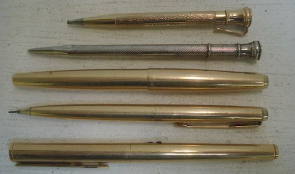 Bonhams : A 9ct gold Eversharp engine turned propelling pencil ...