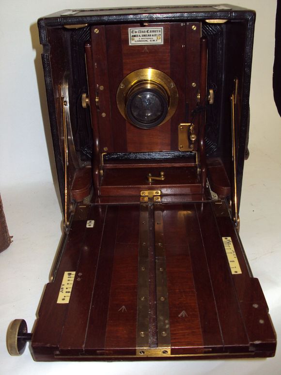 Bonhams : A Sinclair & Co. Una camera