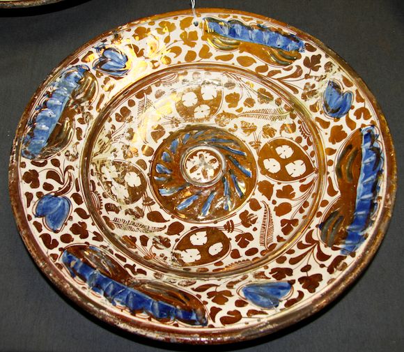 Bonhams : A Valencia (Manises) earthenware dish and another similar ...