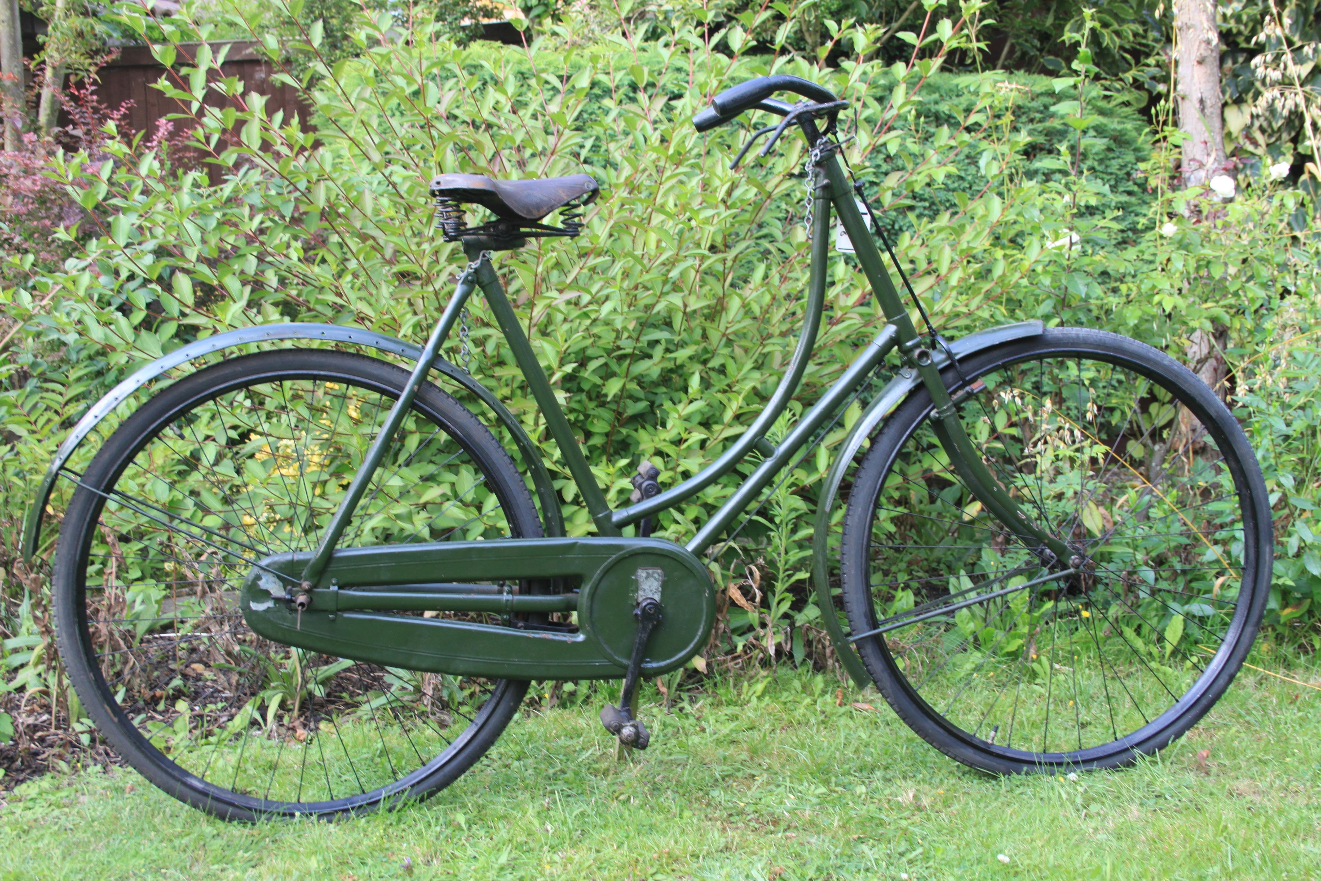 Bonhams Cars : A ladies' loop-frame bicycle, circa 1920,