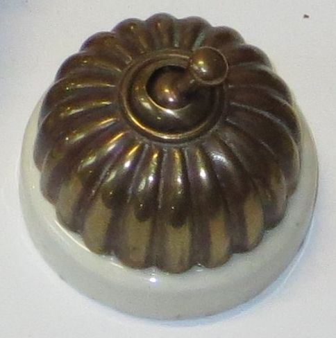 Bonhams Cars : A Veteran 'jelly mould' ignition switch,