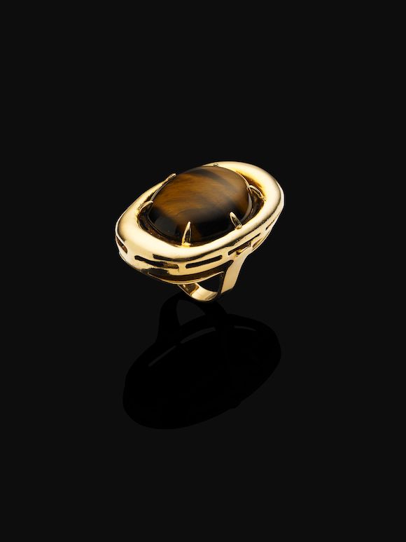 Bonhams : A tiger's eye cocktail ring,