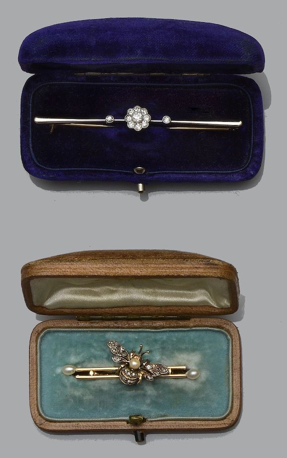Bonhams : A collection of vari gem-set brooches (7)