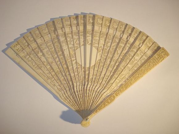 Bonhams : A Chinese carved ivory fan 19th Century