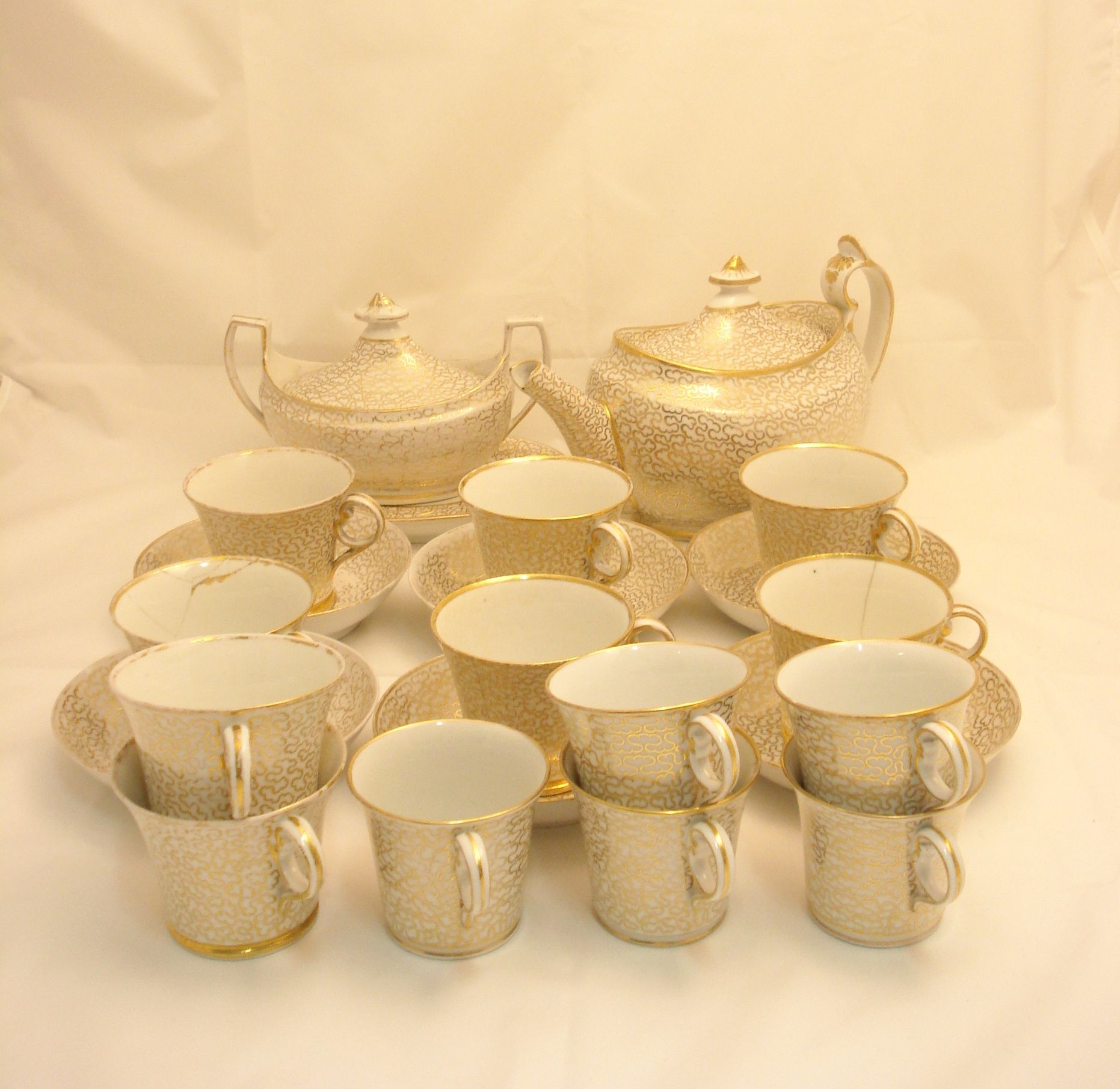 Bonhams : A gilt decorated tea set Early 19th century