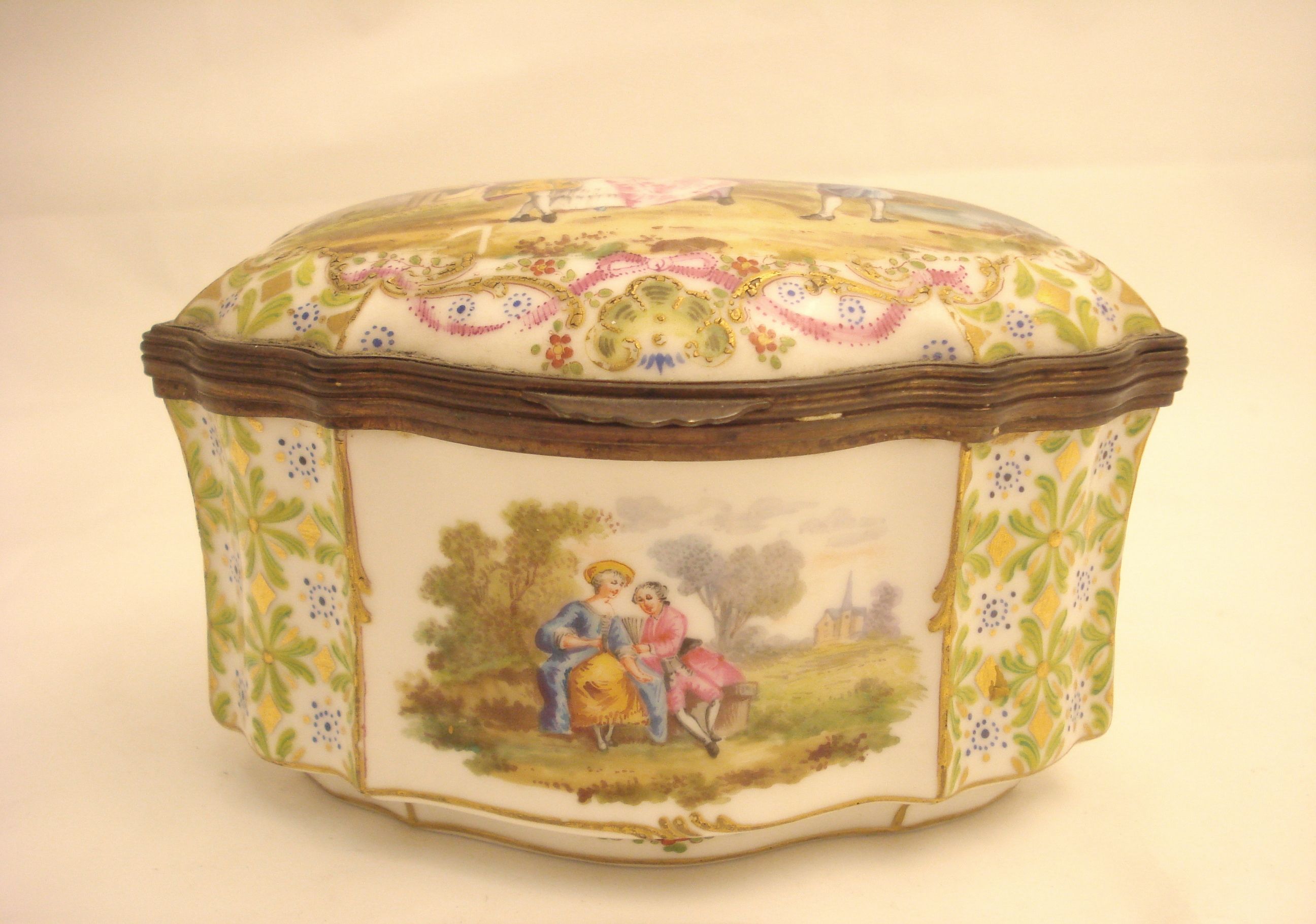Bonhams : A Dresden porcelain casket Circa 1900