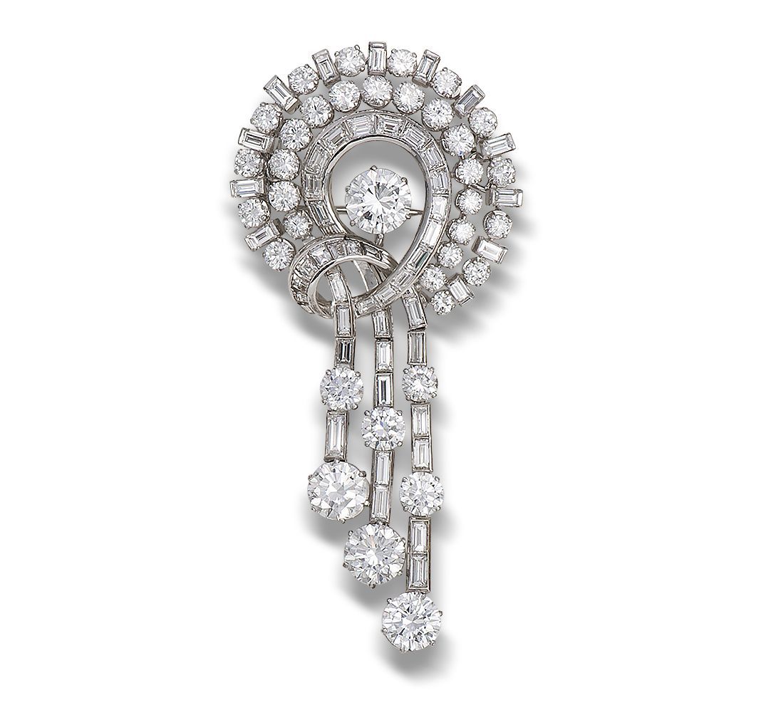 Bonhams : A diamond brooch,
