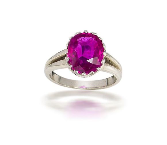 Bonhams : A ruby single-stone ring