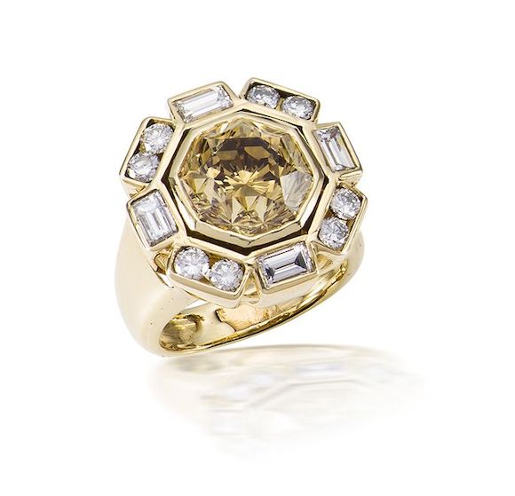 Bonhams : A fancy coloured diamond dress ring