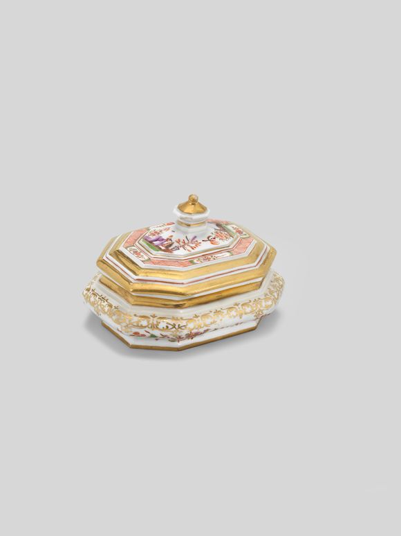 Bonhams : A Meissen octagonal sugar box and cover, circa 1723-25