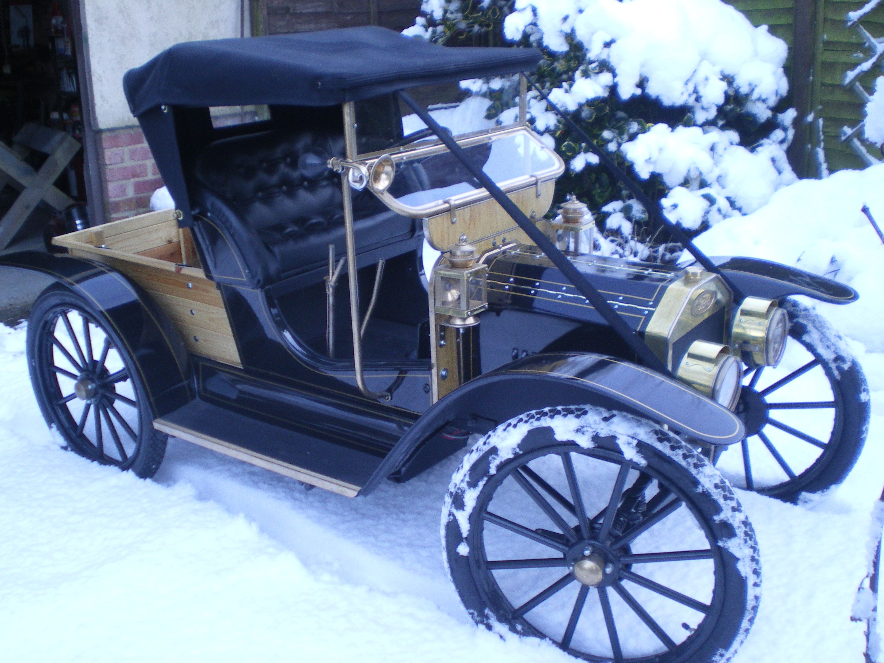 Bonhams Cars : A half scale Model 'T' Ford Pick Up child's electric car,