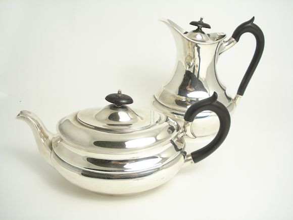 Bonhams : A silver teapot and hotwater pot by Edward Viners, Sheffield 1936