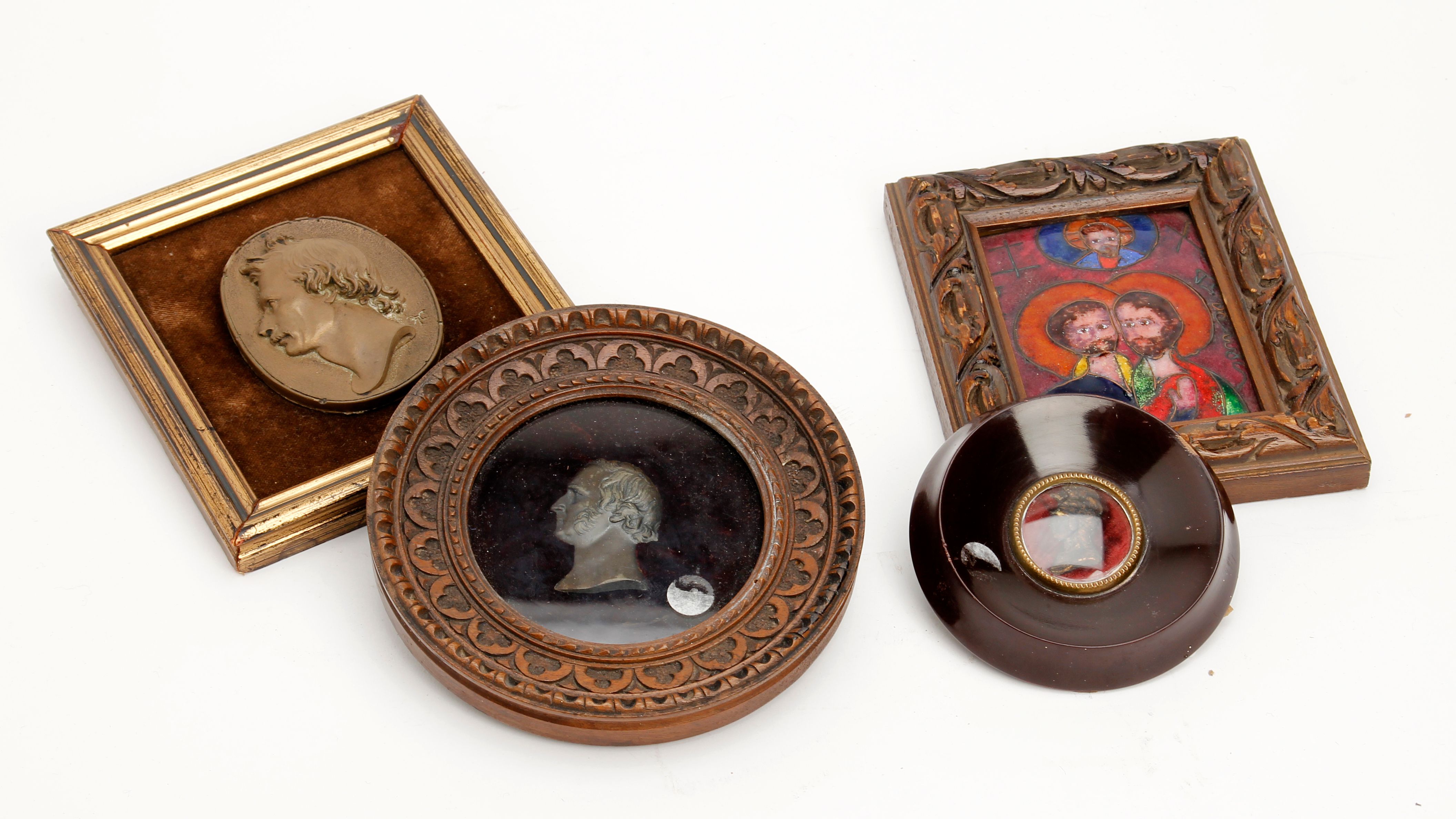Bonhams : A small collection of miniature portraits
