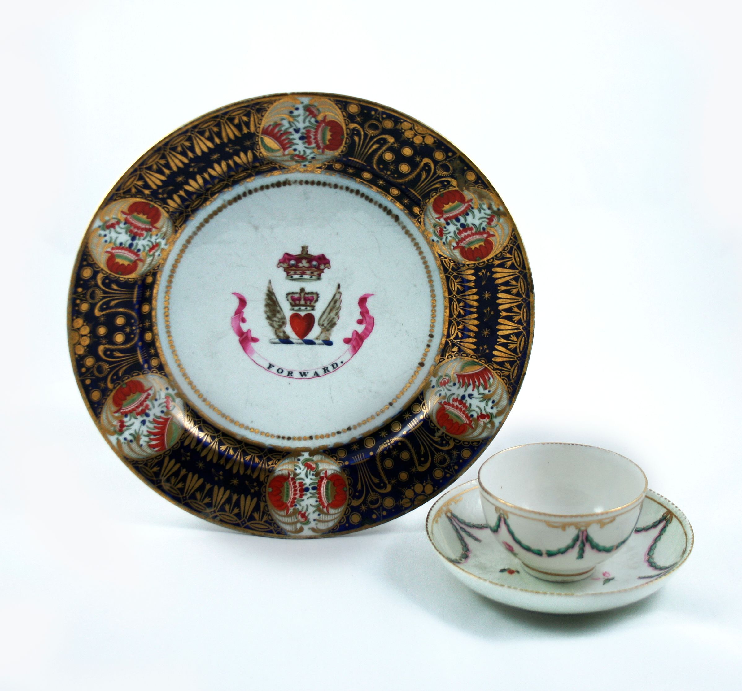 Bonhams : A Chamberlains Worcester armorial crested plate Circa 1815