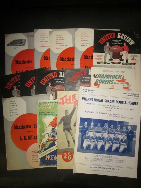 Bonhams : A collection of Manchester United programmes and Red Devils ...