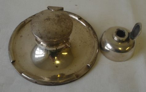 Bonhams : A large capstan silver inkwell, with hinged cover marks ...