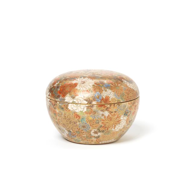 Bonhams : A Satsuma box and cover By Seikozan, Meiji Period