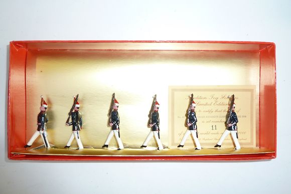 Bonhams : New Toy Soldiers: Tradition Kaiser Alexander Grenadiers 33