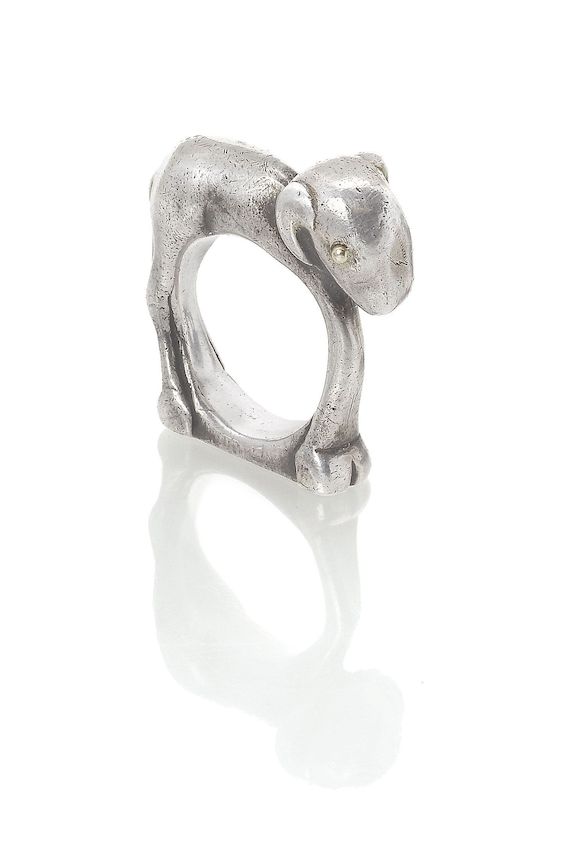 Bonhams : A silver ring, by Mosheh Oved, (illustrated above)