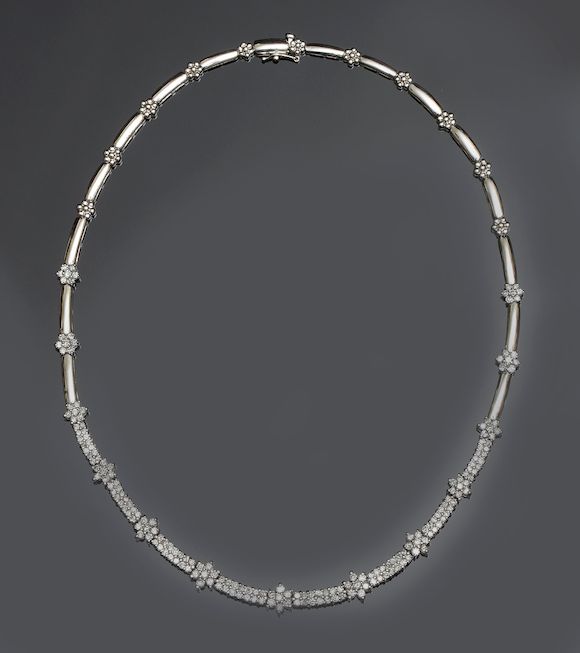Bonhams : A diamond collarette necklace