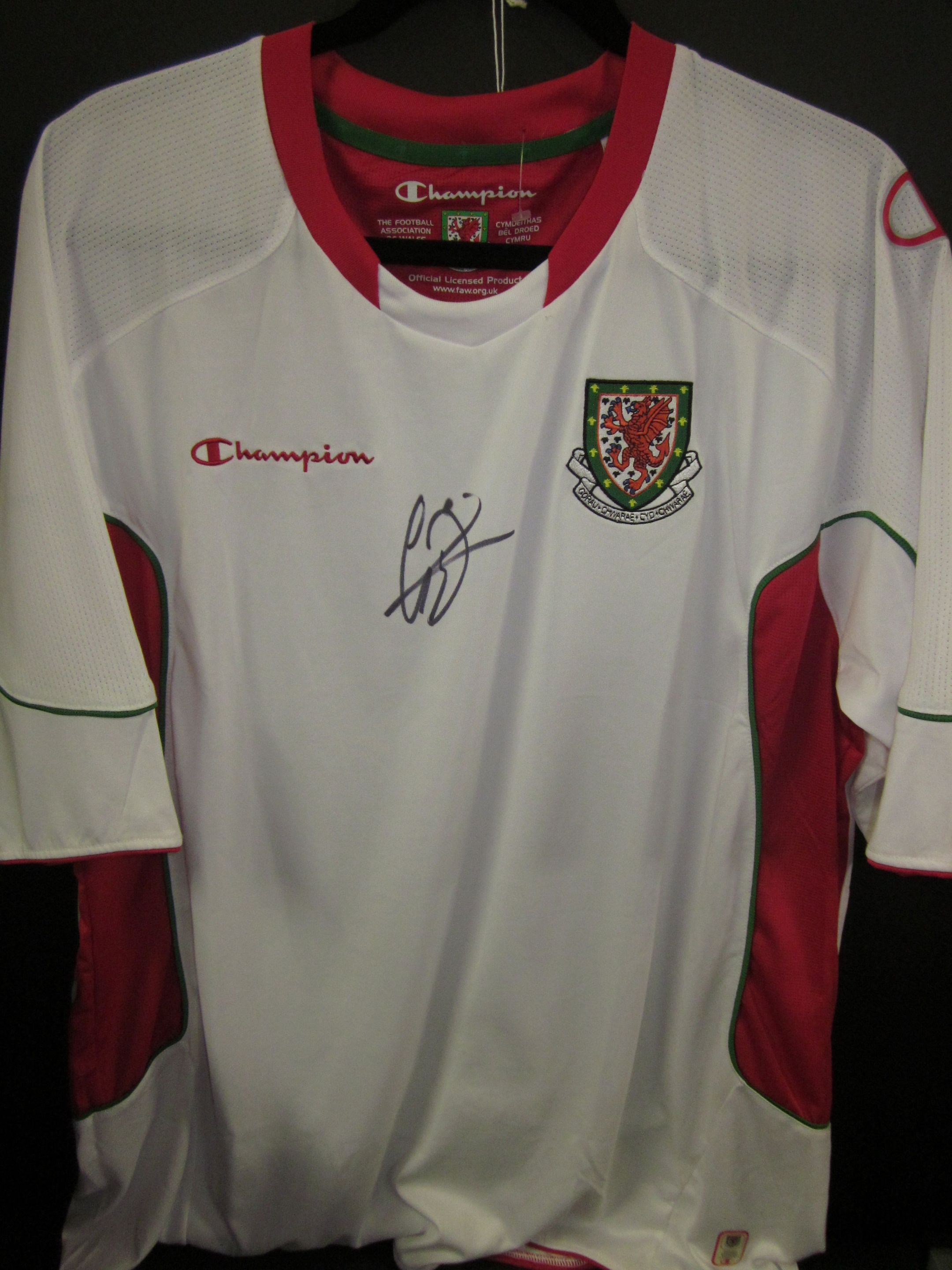 Bonhams : Gareth Bale hand signed replica shirts